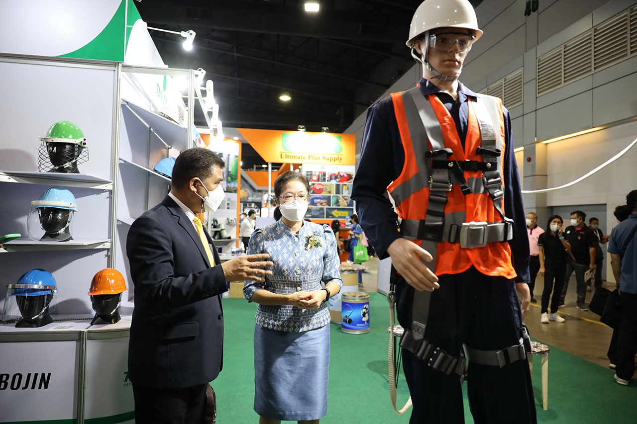 กระทรวงแรงงาน รวมเครือข่ายด้านความปลอดภัยในการทำงาน ร่วมจัดงานความ ...
