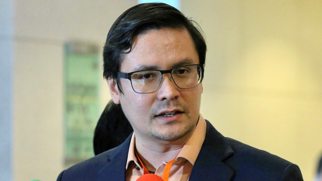 “โรม” งัดเอกสารญัตติปี 2562 มีชื่อคนนอก เตือนความจำ “วันนอร์”