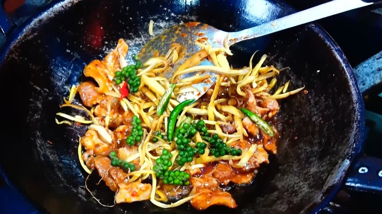 Flavorful Wild Cuisine and Heartwarming Views at Yodfa Garden in Huai Khot